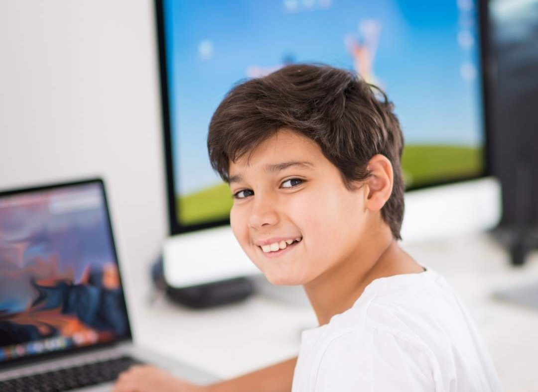 ¿Quieres que tu hijo estudie primaria en línea? - Mavir School